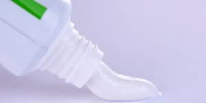 How To Remove Scratches From A Windshield [Simple Guide]