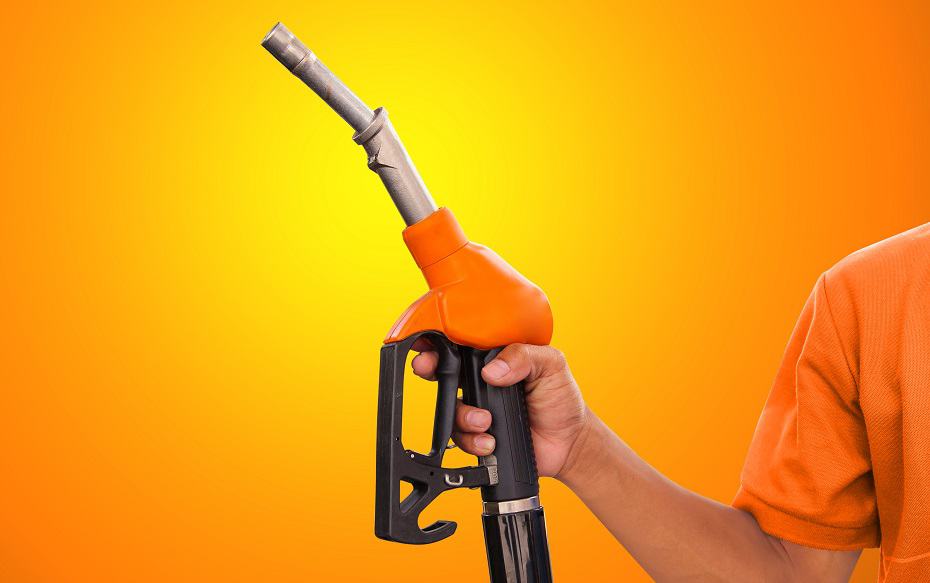 What Color Is Gasoline Simple Answer Auto Chimps