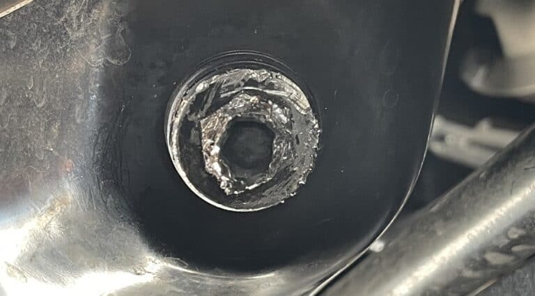 How To Remove A Stuck Oil Drain Plug [Guide] - Auto Chimps